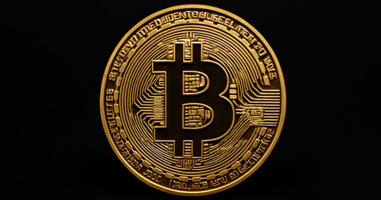 Bitcoin Price Sinks To $118,000 Amid New Trade Tensions